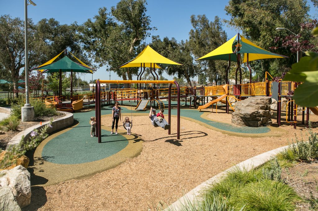 EL CARISO COMMUNITY PARK - RecWest Outdoor Products